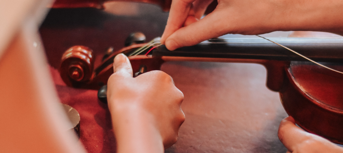 Essentials for the Viola Player Learning at Home – Simply for Strings